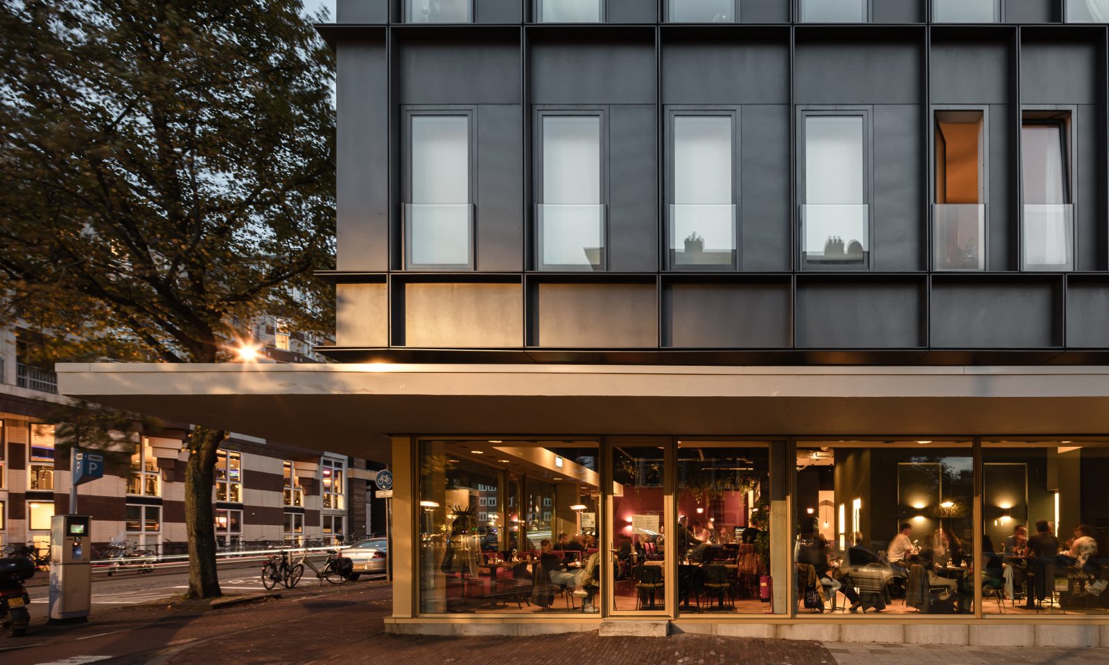 DC Van Hall - studioninedots